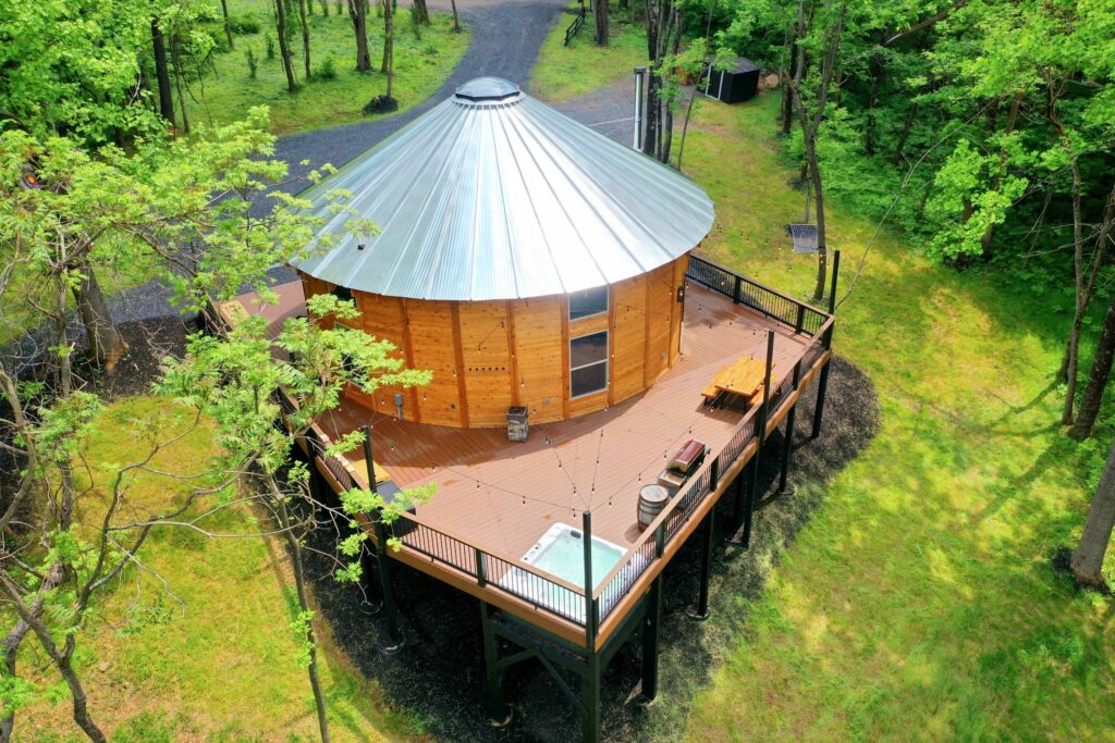 Shenandoah Yurt - One-of-a-Kind cabin-like Yurt w/ Hot Tub
